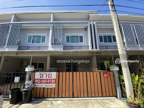 The Exclusive Wongwaen - Ramintra, Bangkok, Motorway 9 Frontage Road ...