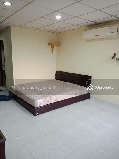 Family Ratchada, Bangkok, Sutthisan Winitchai Road, Samsen Nai, Phaya ...