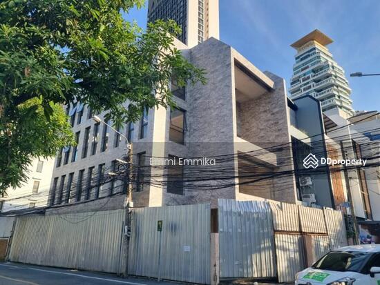 Commercial building Next to BTS Phrom Phong, Bangkok, Khong Tan, Khlong ...