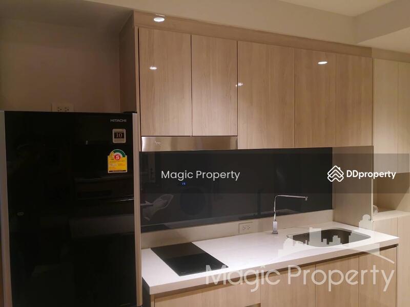 Runesu Thonglor 5 : รูเนะสุ ทองหล่อ 5, กรุงเทพ, 82 ซอย พร้อมมิตร, คลอง ...