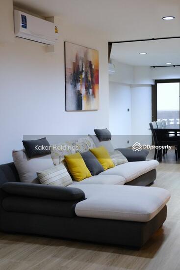 State Tower, Bangkok, 1055 Silom Road, Silom, Bang Rak, Bangkok, 3 ...