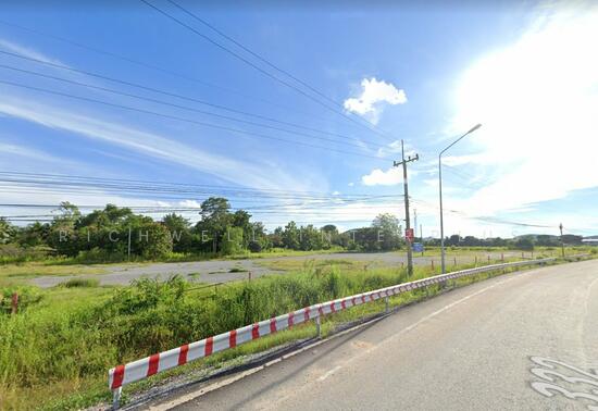 Land for sale in Plutaluang, 7 rai, filled in, on Road 332, 200 meters ...