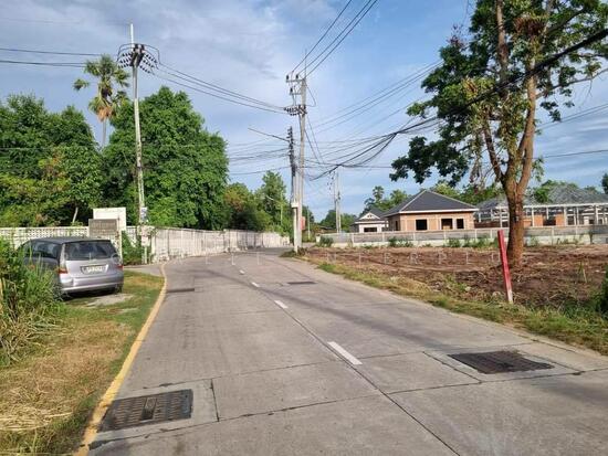 Land for sale in Nong Mai Daeng, 269 sq m, next to Prachasuk Sai Alley Road,, Chon Buri, Nong ...