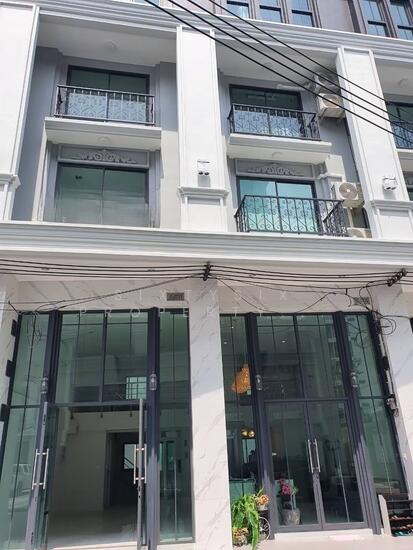 The Master @ BTS Onnut - Pattanakarn : เดอะ มาสเตอร์ แอท บีทีเอสอ่อนนุช ...