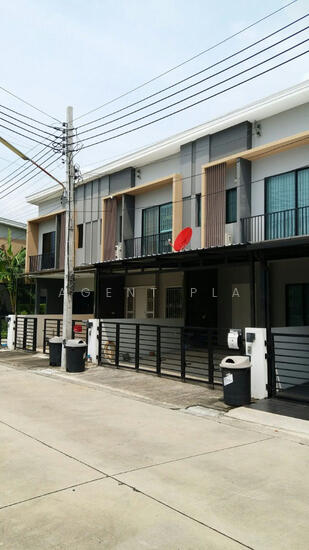 The Connect Pattanakarn 38, Bangkok, Soi Phatthanakan 38, Phatthanakan Road, Suan Luang, Suan ...