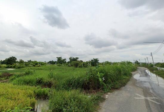 Land for sale, Bueng Nong Manao, area 5 rai, near road no. 3009-380 ...