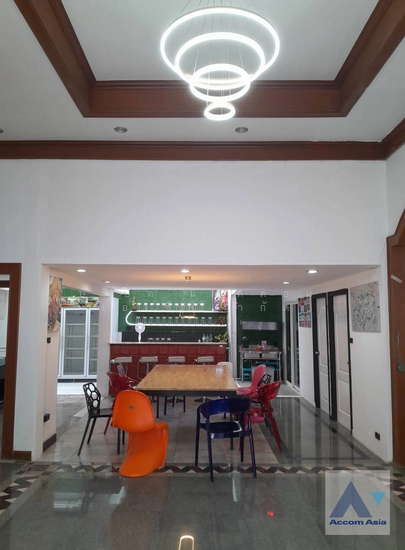 Home Office 10 Bedrooms Townhouse for Sale and Rent in New Phetchaburi ...