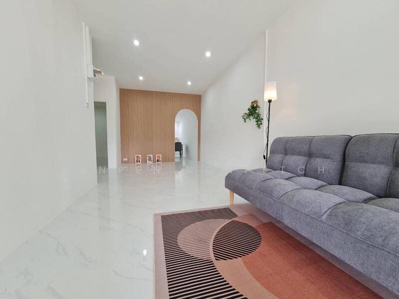 Si Racha District, Chon Buri 20110, ชลบุรี, สุรศักดิ์, ศรีราชา, ชลบุรี ...