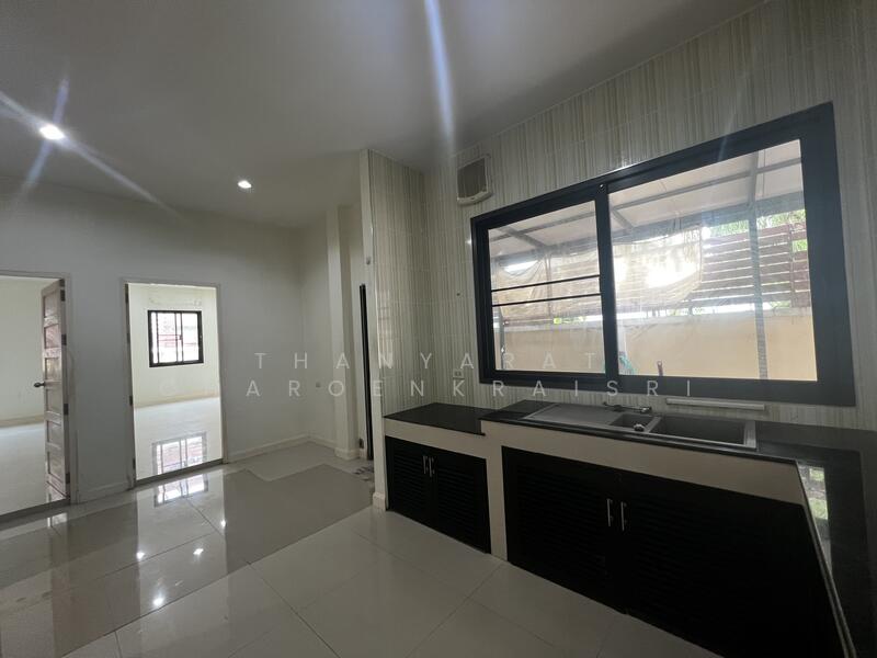 บ้านเดี่ยว สำหรับ ขาย ใน Maneeya Masterpiece Rattanathibet - กันยายน 2568