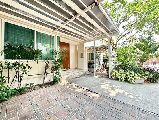 House in Compound, Bangkok, Ekkamai 22, Khlong Tan Nua, Watthana ...