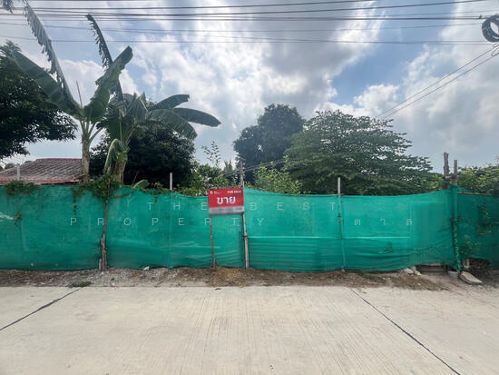 ที่ดินพร้อมสิ่งปลูกสร้างศรีราชา ชลบุรี, Chon Buri, Surasak, Si Racha ...