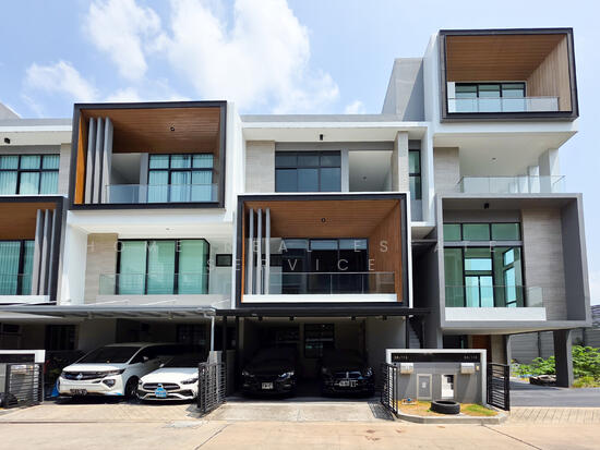 Nirvana Define Srinakarin-Rama 9 : เนอวานา ดีฟายน์ ศรีนครินทร์-พระราม 9, กรุงเทพ, ถนน ศรี ...