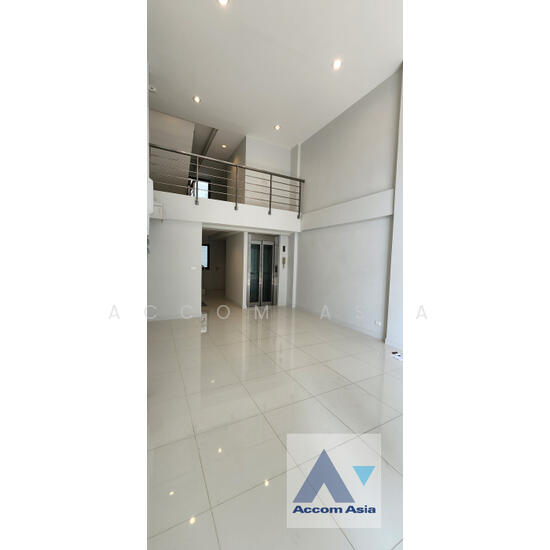 The Master @ BTS Onnut - Pattanakarn : เดอะ มาสเตอร์ แอท บีทีเอสอ่อนนุช ...