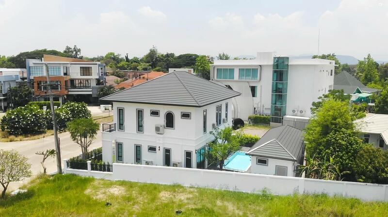 S2434 | Luxury Modern European Villa, Only 700m from Kad Farang, Chiang Mai, Ban Waen, Hang Dong ...