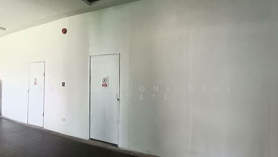 For Rent Commercial Space on the 3rd floor of a building, size 197.80 ...