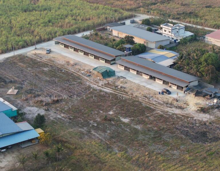 Land for sale in Khlong Kiew, 2 rai, filled in, Soi Thesaban 9, Chon Buri, Khlong Kiu, Ban Bung ...