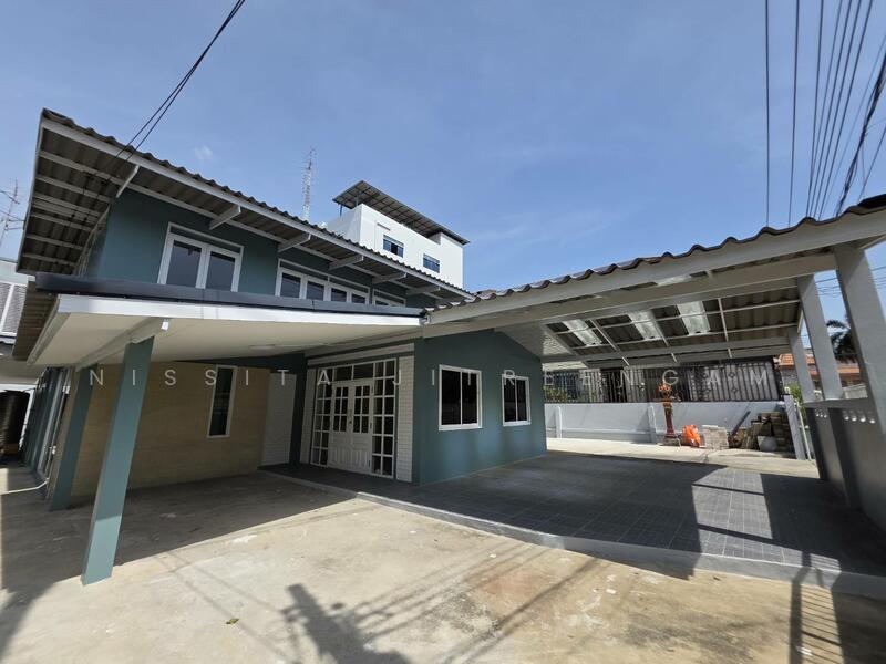 Single detached house on a 100-sq-wah plot, 20-meter frontage, located in the Siam Cement ...