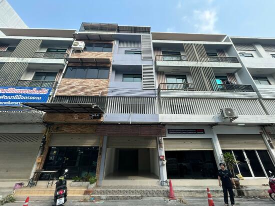 โกลเด้นเซ็นเตอร์, Chon Buri, Thung Suk La, Si Racha, Chon Buri, , 67 ...