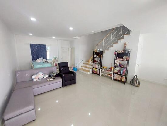 The Miracle Plus Phet Kasem 63 : เดอะ มิราเคิล พลัส เพชรเกษม 63, กรุงเทพ, ถนนเพชรเกษม, หลักสอง ...