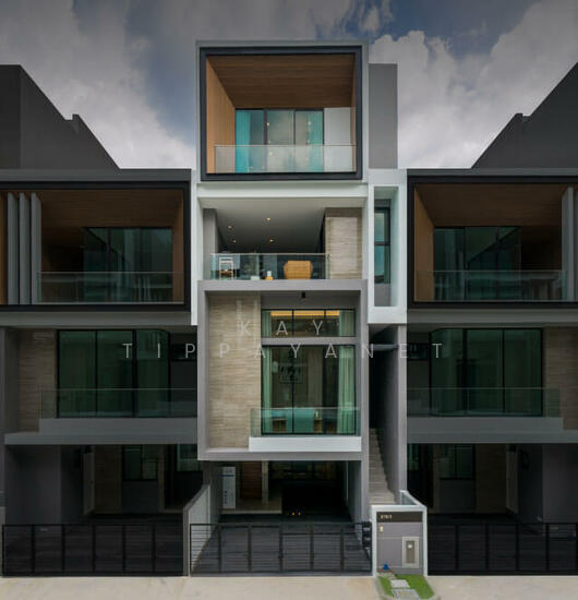 Nirvana Define Srinakarin-Rama 9 : เนอวานา ดีฟายน์ ศรีนครินทร์-พระราม 9, กรุงเทพ, ถนน ศรี ...