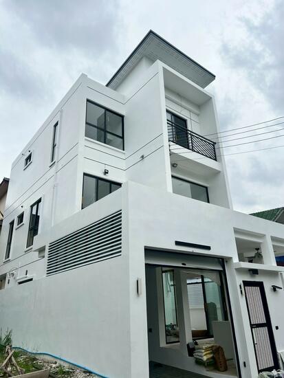 3-story House Minimal Luxury Town in Town, Bangkok, Phlapphla, Wang ...